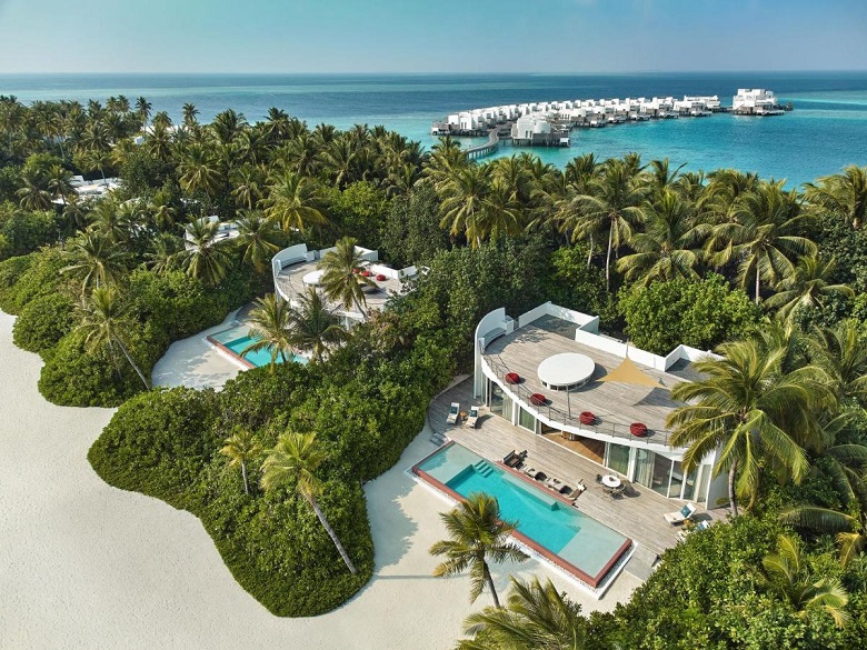 Découvrez cette saison festive sur l'île de Jumeirah Olhahali ...